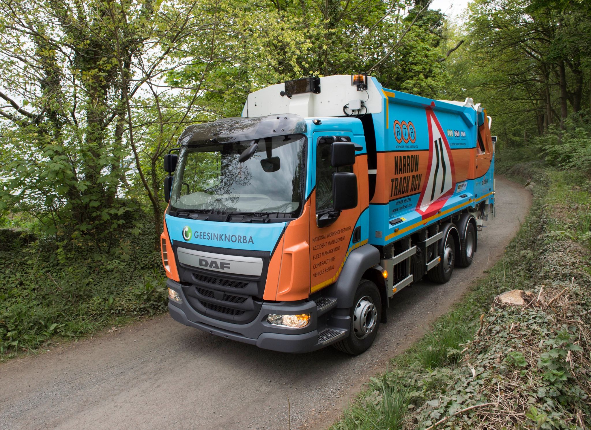 Geesinknorba's narrow-track bin lorry is the solution for tight spaces ...
